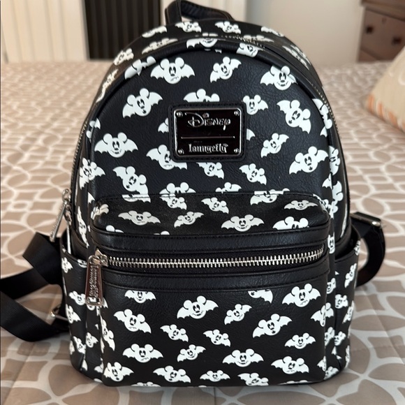 Loungefly | Bags | Loungefly Black And White Mickey Mouse Backpack ...